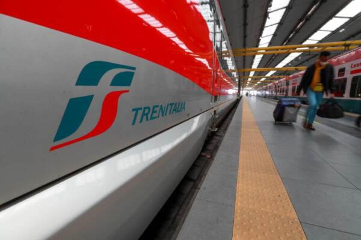 Alta velocità e regionali, disagi e incidenti ferroviari da Milano a Lecce: ritardi fino a 4 ore